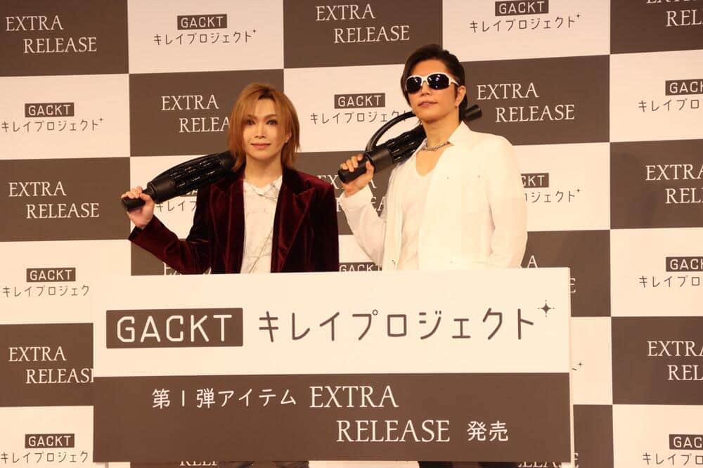体カチカチ鬼龍院翔が大絶叫 「神様」と呼ぶGACKTに暴露されて大慌て - ライブドアニュース