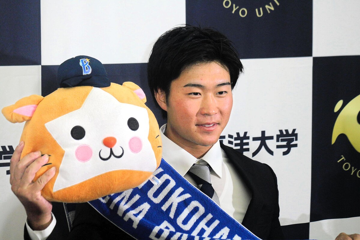 DeNA4位・石上がビックリ 東洋大で細野との記念撮影中に指名 チームメートも「マジッ」と大盛り上がり - ライブドアニュース