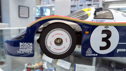 【タミヤ撮り下ろし】「1/10RC ポルシェ 956」、圧倒的性能で世界耐久選手権を制したポルシェ栄光のマシンがRCカーで登場！ - ライブドアニュース