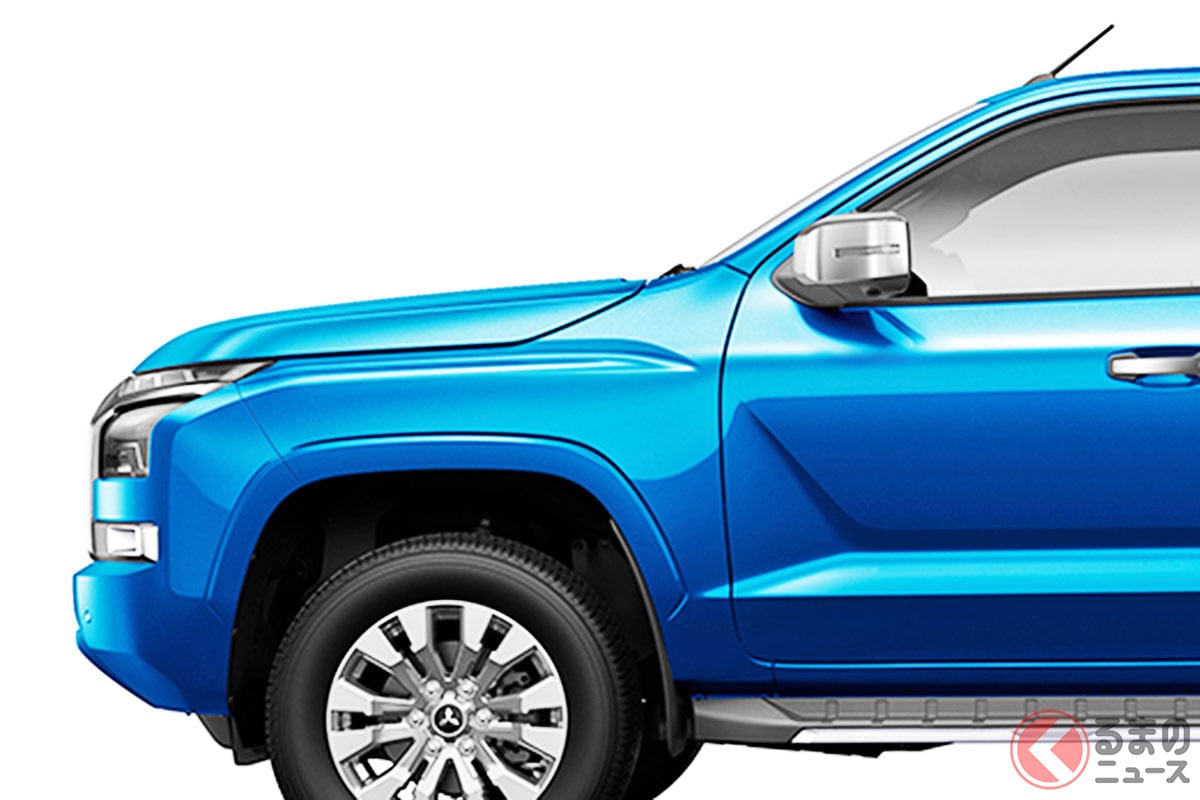 三菱「“新”本格4WD」がスゴイ！ 精悍「ブルー」＆「強化ACC」採用！ 全長5.3m超えの“カクカクデザイン”「トライトン」一部改良モデルと ...