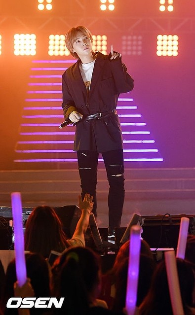 【画像】【PHOTO】WINNER「V HEARTBEAT」オープニングショーでステージを披露…ベトナムのファンと熱いひと時を過ごす 24/ ...