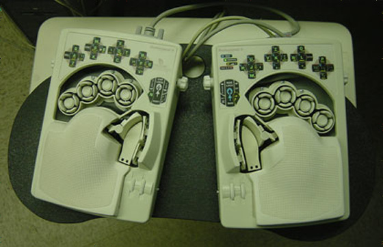 指の動きだけでキーを全て入力可能なキーボード「DataHand」とは？ - ライブドアニュース