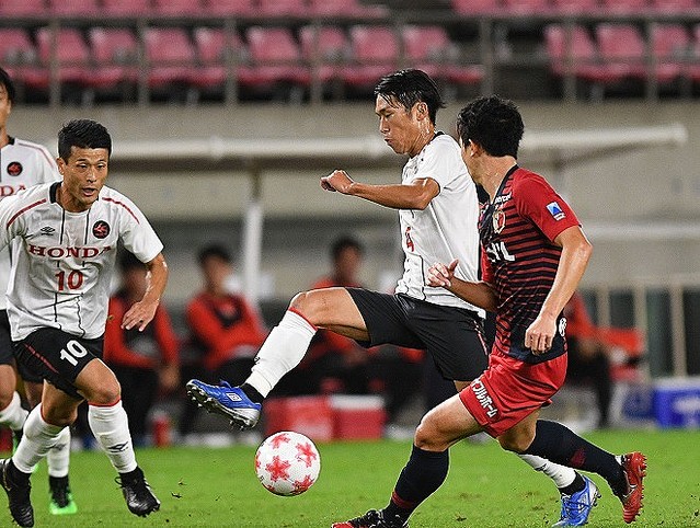 Honda FC、J1首位を相手に健闘！ 前半スコアレスで鹿島サポからはブーイングも (2019年10月23日掲載) - ライブドアニュース