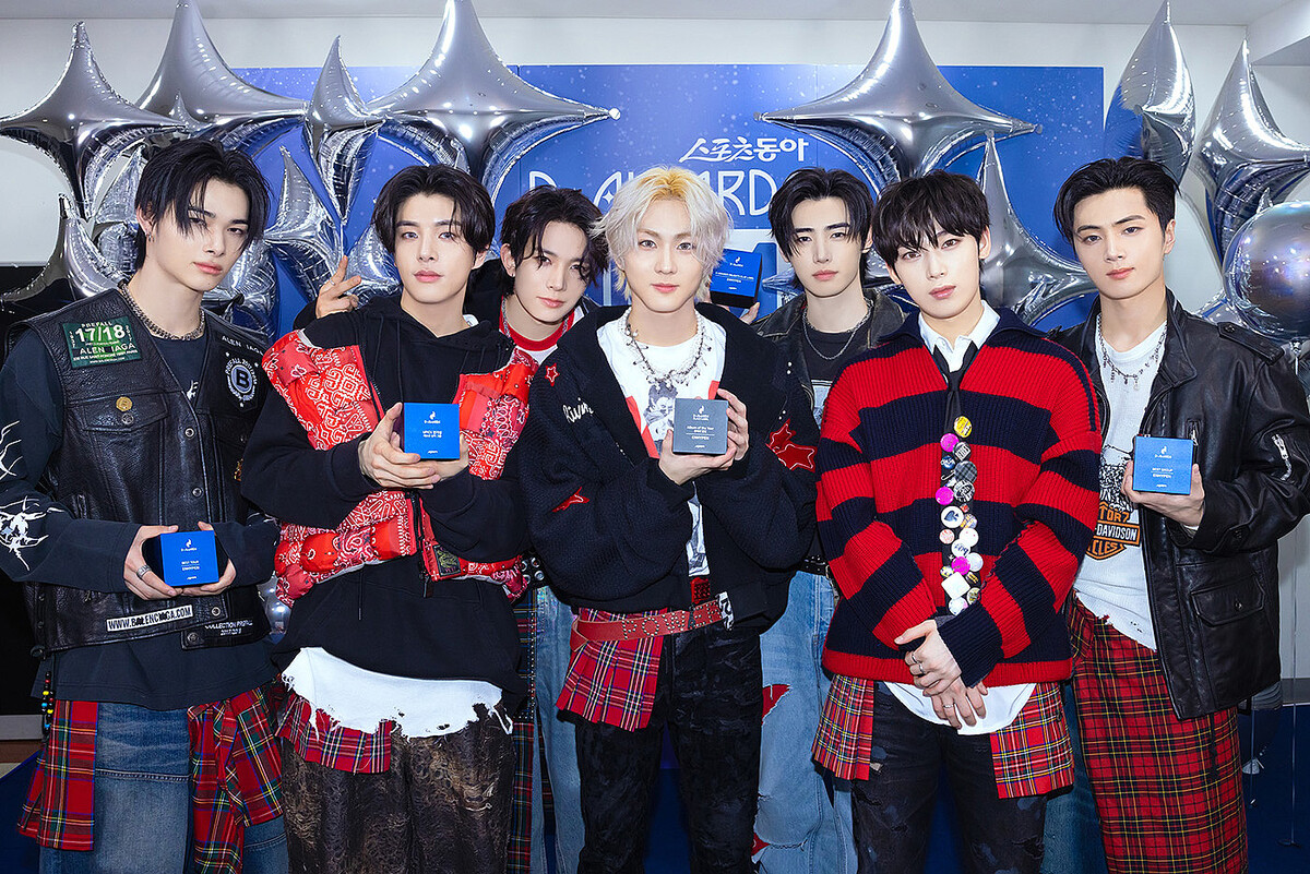 ENHYPEN『D Awards』で初の大賞を含む5部門受賞！「もっと素敵なステージで戻ってくるので期待してほしい」 - ライブドアニュース