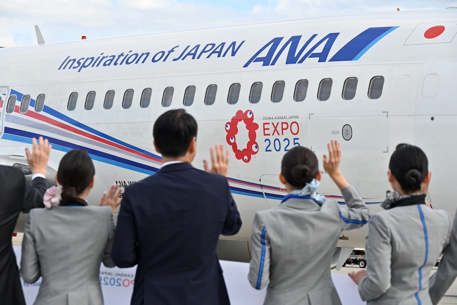 ANA、万博記念「EXPO2025 ANA JET」就航 初便の乗客に“アクアフレッシュ” - ライブドアニュース