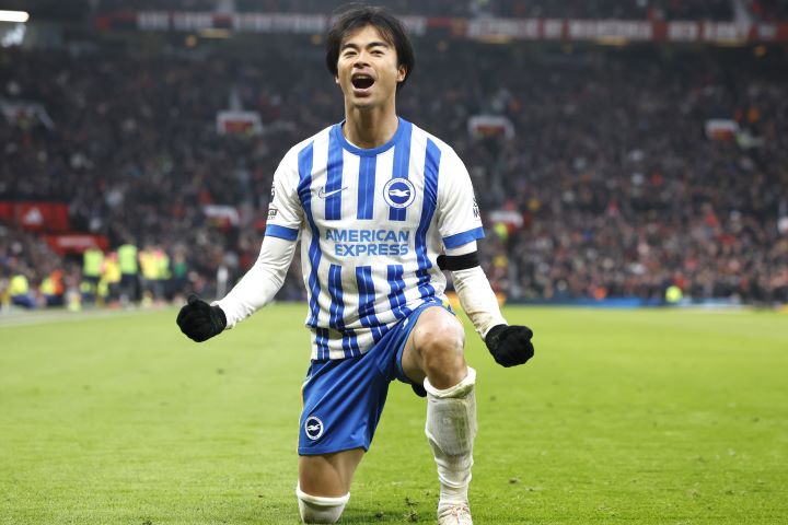 三笘薫が1G1Aでマン・U粉砕 田中碧も今季2点目の技あり弾 「同じ日に決めて尊い」“鷺沼コンビ”が話題 - ライブドアニュース