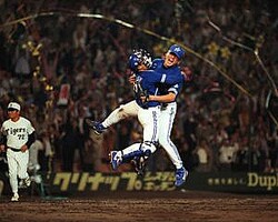 「自力優勝の可能性が消滅した」DeNA。1998年の優勝を知る首脳陣たちが“前半戦”を振り返る - ライブドアニュース