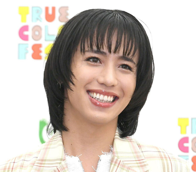 ryuchell「恥ずかし」白ワンピ姿に「海外モデルかと」「可愛さが怖い」美の進化に驚きの声 - ライブドアニュース