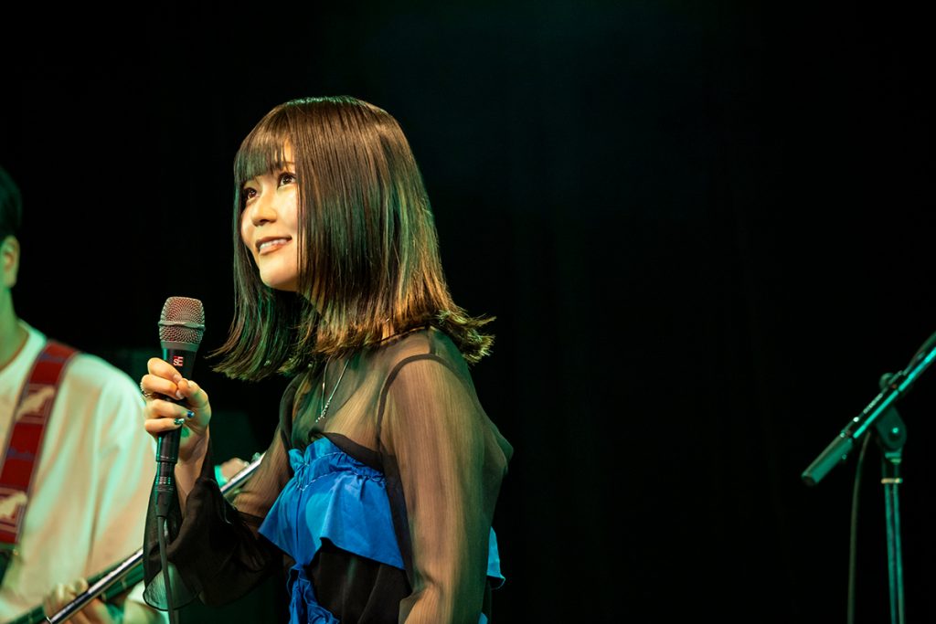 Myukの歌声が指し示す景色、彼女の人生が育んだ音楽を感じるひと時に――ワンマンライブ“Knockin’ On Night Door Vol.5”1st stage レポート - ライブドアニュース