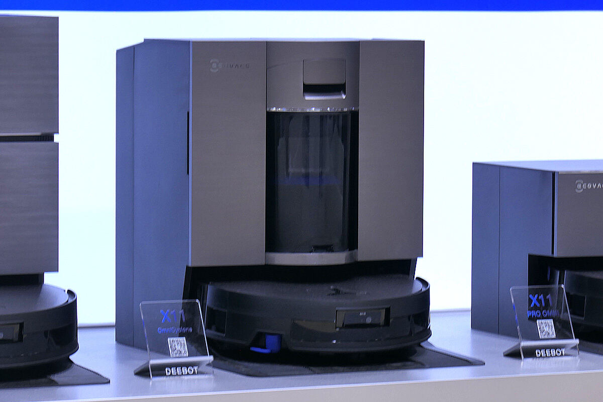 エコバックスの新ロボット掃除機「DEEBOT X11 OmniCyclone」実機をチェック＜IFA 2025＞ - ライブドアニュース