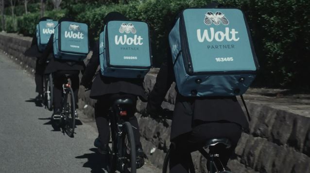 モスバーガー×Wolt×映画『シン・仮面ライダー』限定コラボグッズ“SHOCKERジャケット＆ステッカー”などプレゼント、ショッカー下級構成員の“店舗ジャック”も - ライブドアニュース