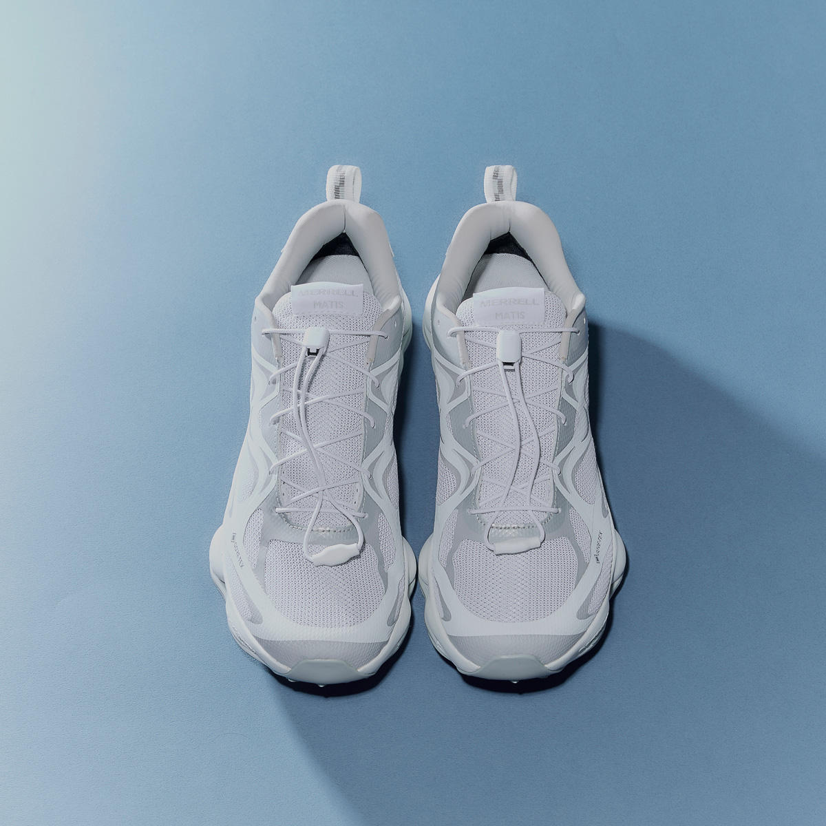 都市も山もこの一足で。メレル創業者の名を冠した最新モデル「SPEED ARC MATIS」誕生！ - ライブドアニュース