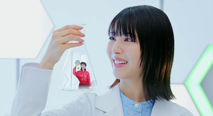 UBE、浜辺美波さん出演のCM動画を公開 新しい希望と出会える「化学のおもしろさ」を「ループ動画」で表現 (2025年5月30日掲載) - ライブドアニュース