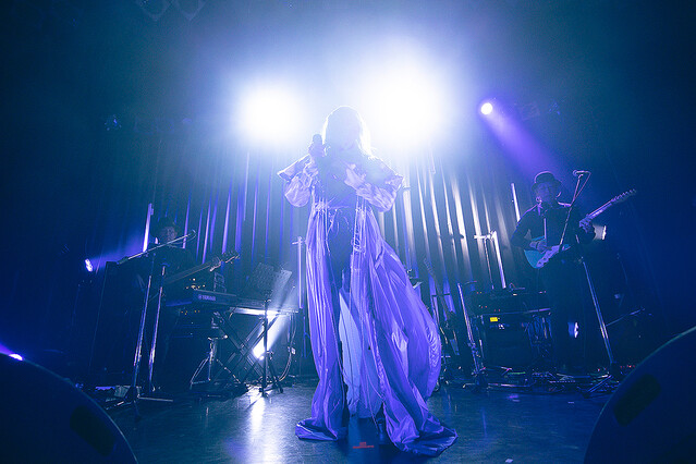 自身のこれまでと現在、そしてこれからを歌に込めて――。新世代シンガー・SennaRin、記念すべき1stワンマン＜SennaRin 1st ...