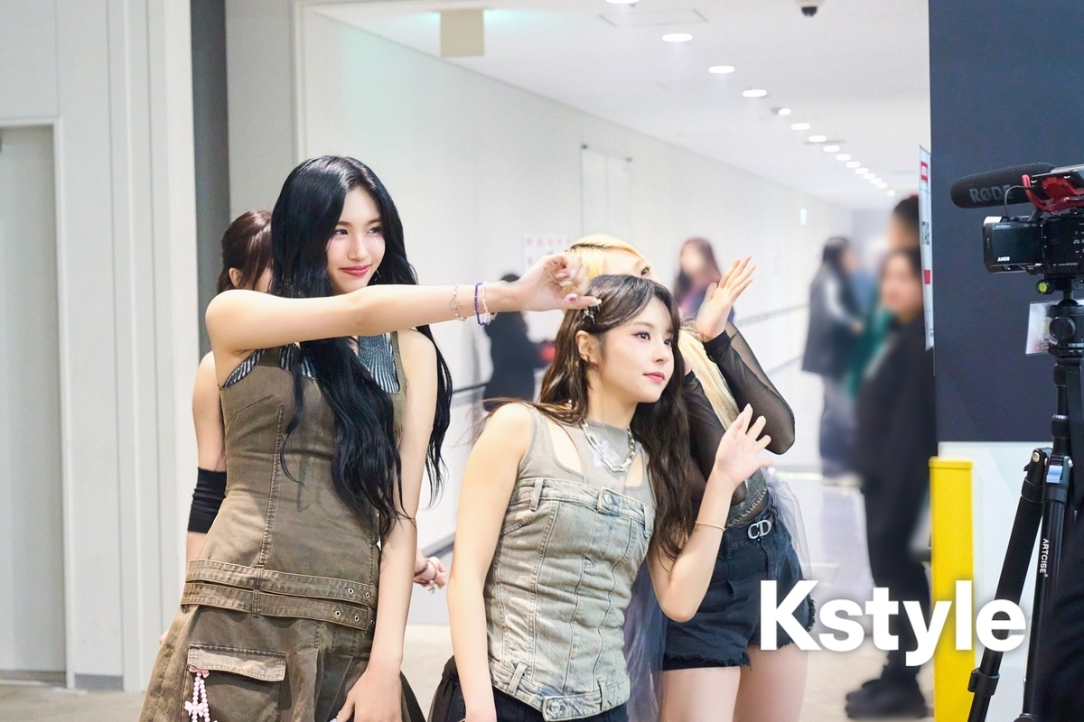 EVERGLOW、舞台裏も笑顔あふれる姿！「Kstyle PARTY」バックステージ写真を大公開 (2024年6月12日掲載) - ライブドアニュース