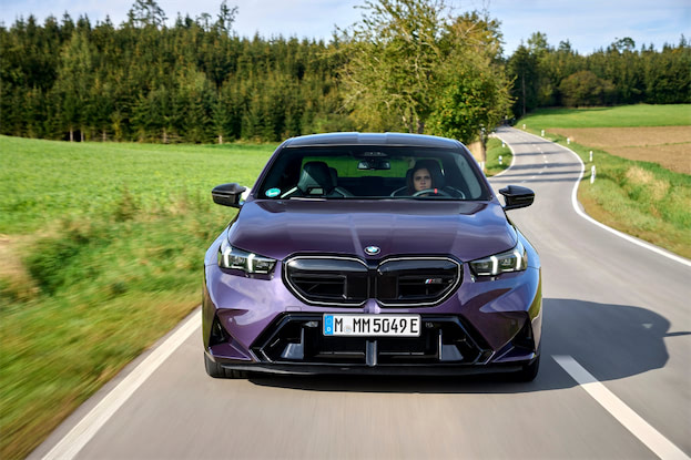 歴代M5シリーズの乗り比べを通じて再確認。「新型BMW M5セダンの本質とは何か？」 - ライブドアニュース