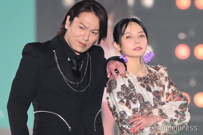 狩野英孝＆ベッキー「関コレ」シークレット登場 ABEMA「チャンス学校チェンジ科」発・美女ユニット「CHANCE GALs」がMIMIIROSEと日韓コラボパフォーマンスで会場盛り上げる【関 ...