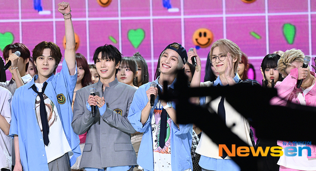 【画像】【PHOTO】WayV、6/11放送の「THE SHOW」で1位を獲得！ 3/19 - ライブドアニュース