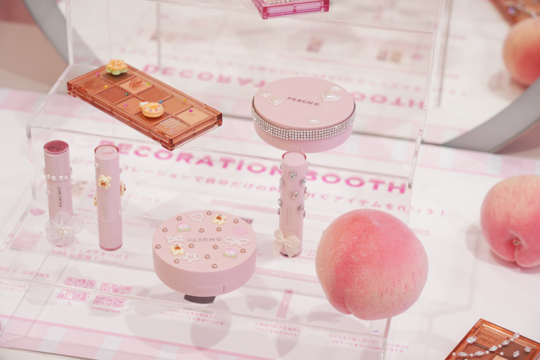 【Kek1er・マシロ】可愛すぎるスマイルカットをお届け♡「PEACH C」の発表会に登場 - Peachy - ライブドアニュース