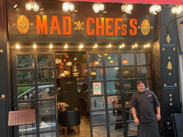 「スパイス研究所MAD CHEFs浜松町本店」の本格カレーとナンとポケットピザパラーターで大満腹 - ライブドアニュース
