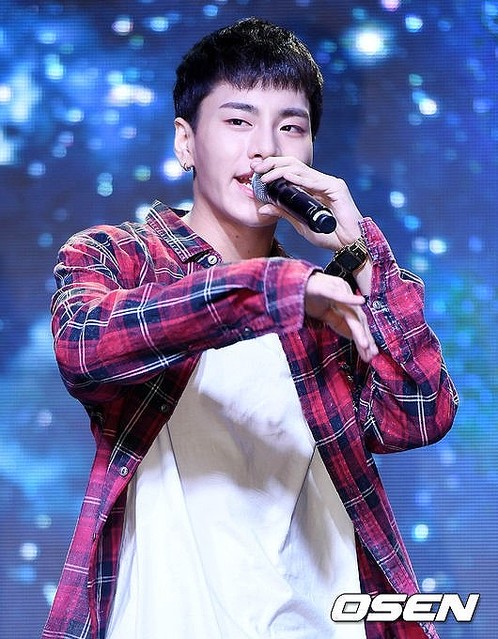 「プロデュース101」出身のJBJ キム・サンギュン、ELRISのショーケースにサプライズ登場…コラボステージを披露 - ライブドアニュース