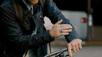 ワンタップで色を変えられる生地「ChroMorphous」が登場、服の色をスマホからコントロール可能に - ライブドアニュース