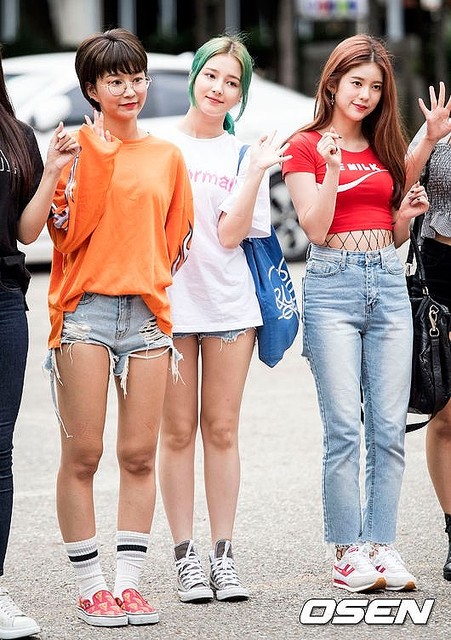 【画像】【PHOTO】SHINee＆MOMOLAND＆BTOB＆NU′EST W＆JBJ出身キム・ドンハンら「ミュージックバンク」リハーサルに参加 9/32 - ライブドアニュース