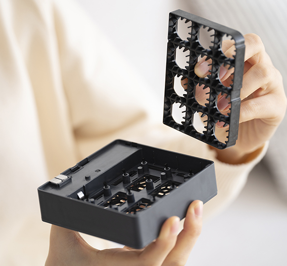 小型ながら静電気集塵式。フィルター交換不要、コードレス卓上空気清浄機「Purifa」 - ライブドアニュース