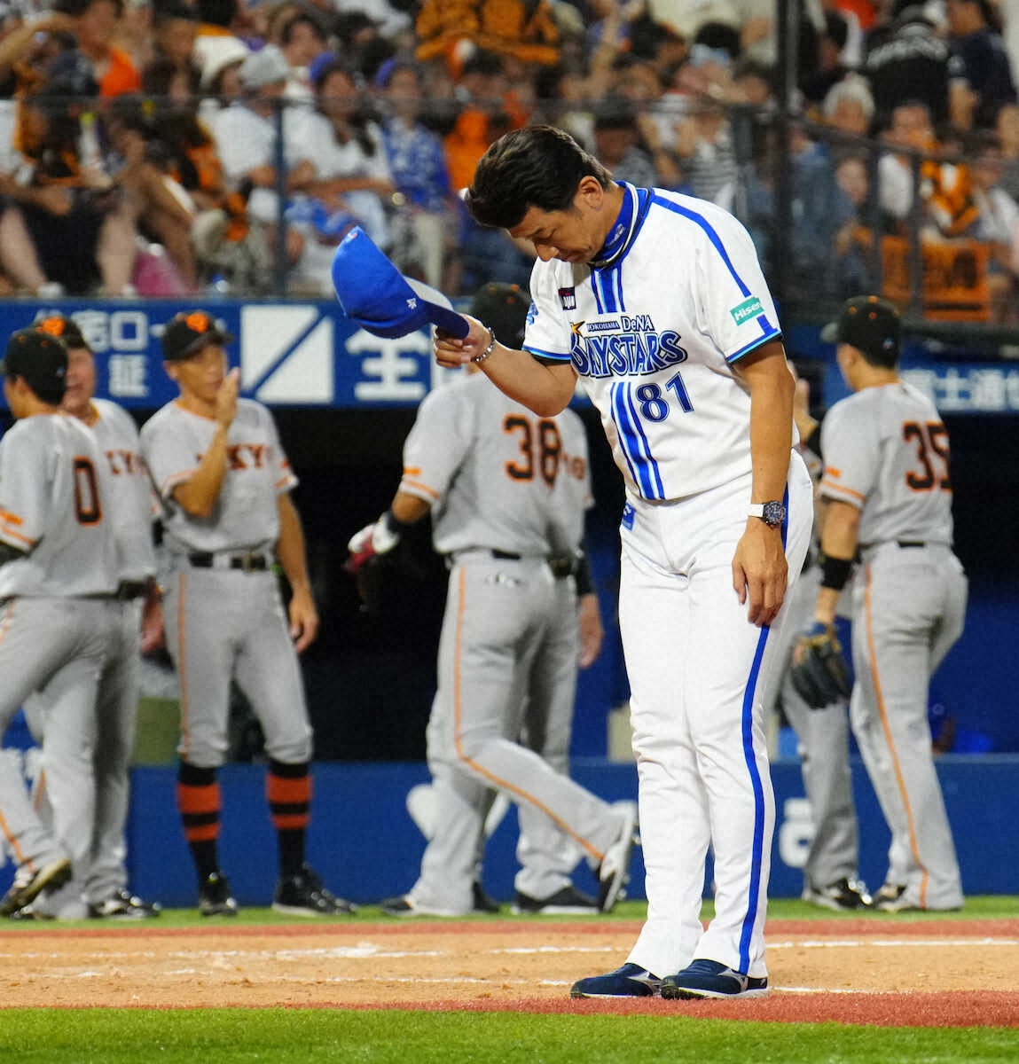 DeNA4連敗…後半戦黒星発進で首位遠のく 伊勢が8回痛恨被弾 - ライブドアニュース