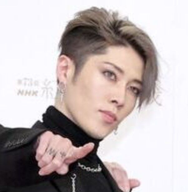 MIYAVIが「20代にしか見えません」42歳の激変姿が衝撃的！「学生かと」「めっちゃ若返り」 - ライブドアニュース