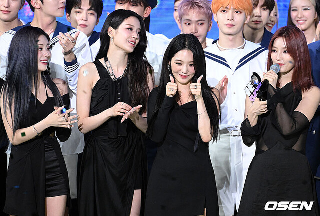 【PHOTO】fromis_9＆BTOB ミンヒョク＆XGら「THE SHOW」の生放送に参加 - ライブドアニュース