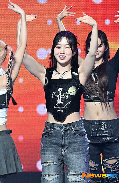 【画像】【PHOTO】NMIXX、3/29放送「SHOW CHAMPION」でデビュー後初の1位を獲得！涙するメンバーも 19/30 - ライブドアニュース