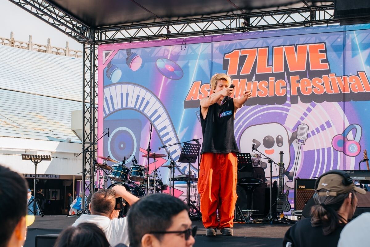 17LIVE初のプロライバー鈴木龍二、台湾のイベントで熱いステージパフォーマンス披露 - ライブドアニュース