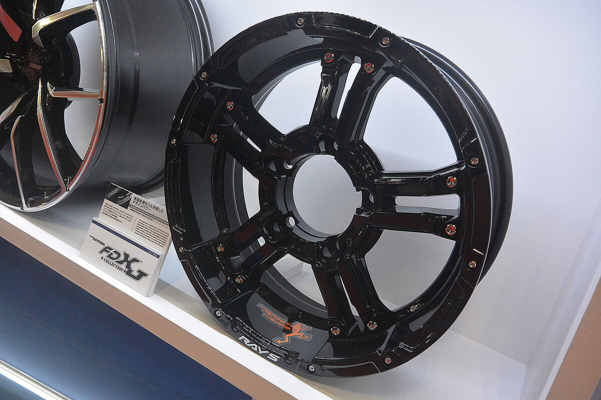 最高峰の技術と最先端デザインのホイールがズラリ！ 何を履くか嬉しい迷いしかない「RAYS」ブース - ライブドアニュース