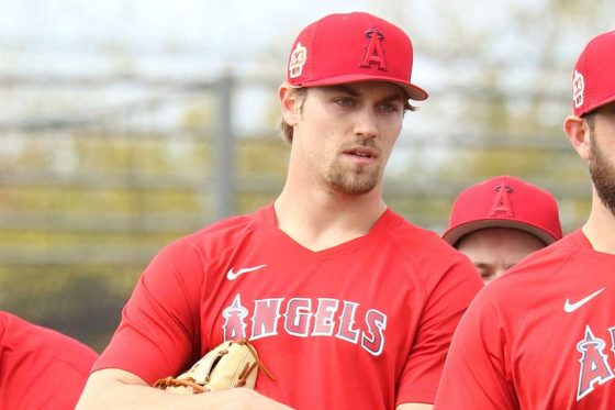 【MLB】“巨大な手”と極太の腕は「化け物やん」 170キロ剛腕の肉体は「とんでもない」 - ライブドアニュース