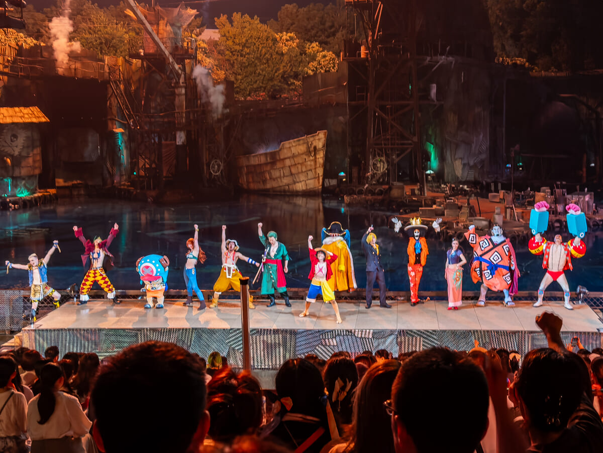 四皇のルフィとバギー、海軍たちが大激突！ユニバーサル・スタジオ・ジャパン『ワンピース・プレミアショー 2025』 - ライブドアニュース