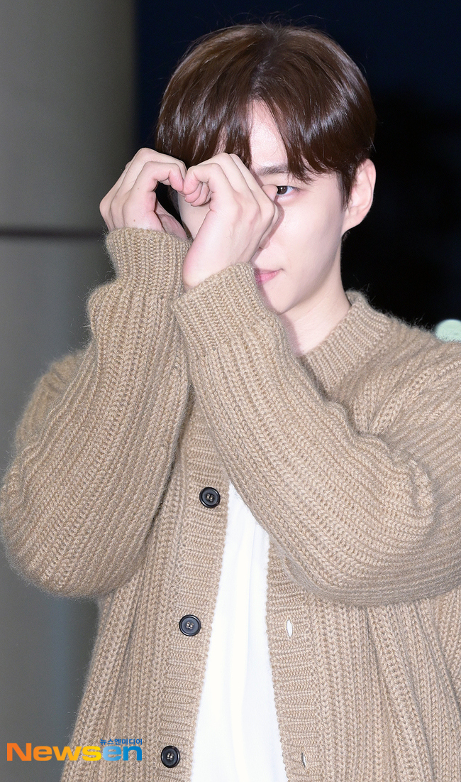 【画像】【PHOTO】2PM ジュノ、リリースイベントのため日本へ出国（動画あり） 8/8 - ライブドアニュース