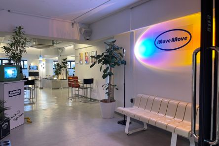 新大久保の韓国風カフェ「MoveMove」の海辺のような空間で旬のスイーツ＆ドリンクを堪能 - ライブドアニュース