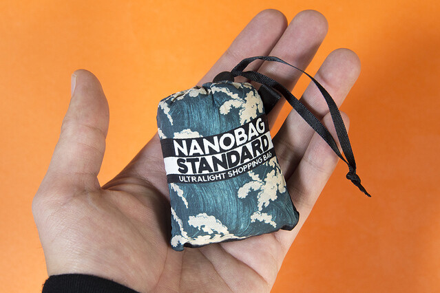 【画像】エコバッグってこんなにコンパクトになるんだ！ 22gの「NANOBAG」をキーホルダーみたいに持ち歩く生活がいい感じです｜身軽スタイル 2/17 - Peachy - ライブドアニュース