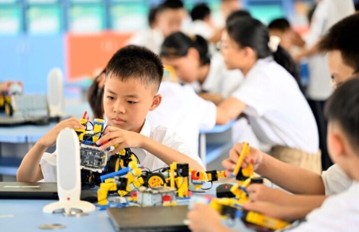 【画像】学校で子供たちの「科学の夢」を明るく照らすAI―広西チワン族自治区柳州市 2/4 - ライブドアニュース