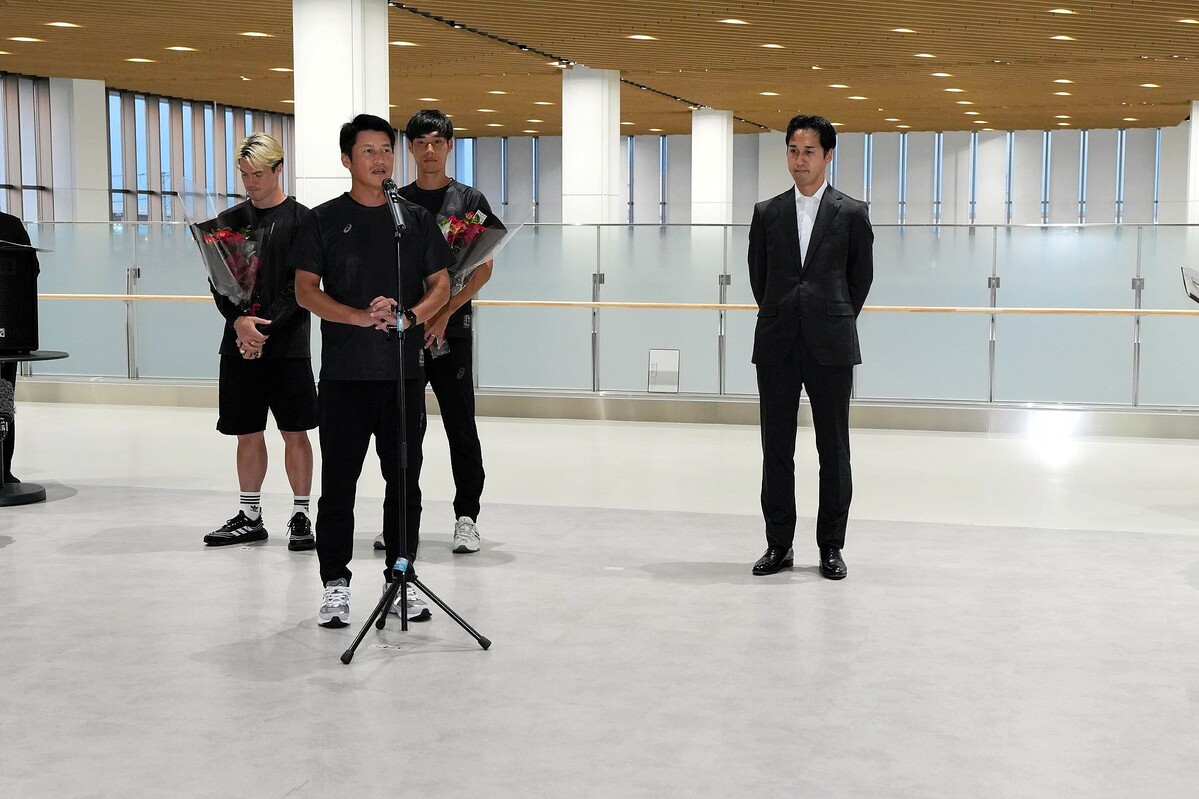 J1神戸に強力バックアップ 4月国際線開通の神戸空港でACLEアウェーへ 吉田監督「めちゃくちゃありがたい」 - ライブドアニュース