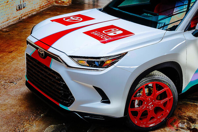 トヨタと任天堂がコラボで実現！ 新型SUV「グランドハイランダー」赤ホイール装着の「Nintendo Switch Car」が凄い！ 謎コラボ ...
