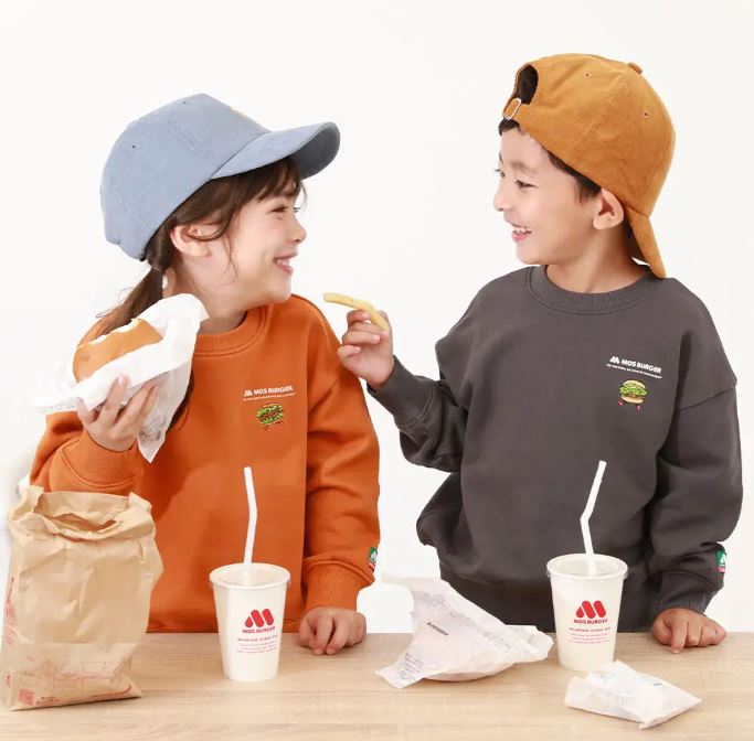 モスバーガー×devirock(デビロック)初コラボ、トレーナー・エプロン・ソックスなど9品発売、防汚機能つき - ライブドアニュース