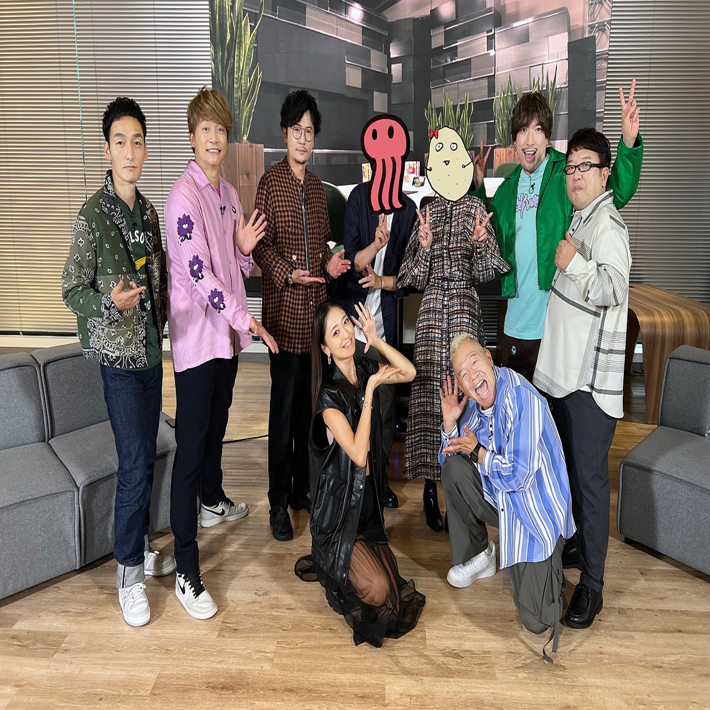 稲垣吾郎、草なぎ剛、香取慎吾によるABEMAの番組『7.2新しい別の窓』が『ななにー 地下ABEMA』にリニューアル (2023年10月29日掲載) - ライブドアニュース