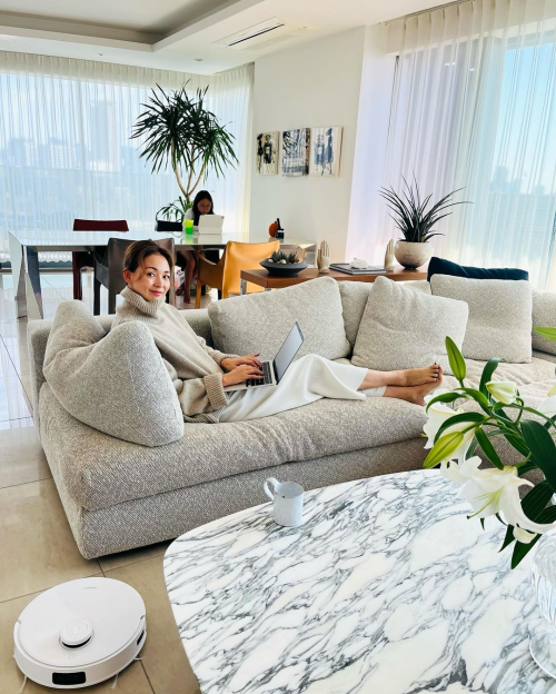 秋山成勲の妻で日本人モデルSHIHO、ラグジュアリー感溢れる“日本の家”を公開「広すぎて海外みたい」【PHOTO】 - ライブドアニュース