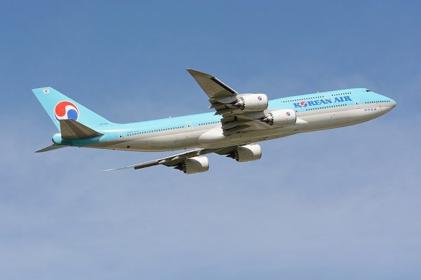 「生まれ変わりし貴重ジャンボ」全貌現る！ デザイン刷新の「大韓航空”最後の747派生型”」今までと姿全然違う！ - ライブドアニュース