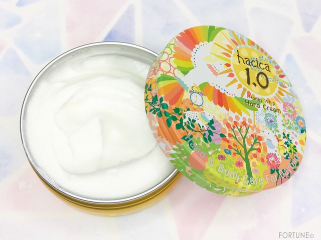 《コスメガチャ》秋冬は hacica（ハチカ）の“生はちみつ”で保湿♡シーン別で使える「ハンド＆ボディクリームシリーズ」をレビュー ...