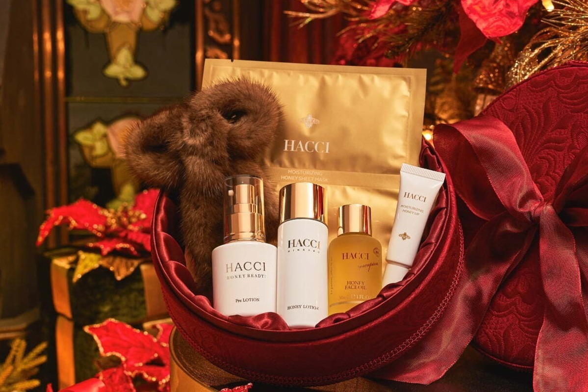 HACCIの23年クリスマスコフレ、“はちみつスキンケア”人気化粧水やシートマスク＆ファーバレッタも - Peachy - ライブドアニュース
