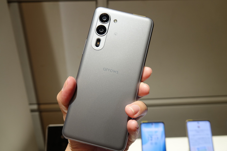 【画像】写真で見る「arrows We2」と「arrows We2 Plus」 7/34 - ライブドアニュース