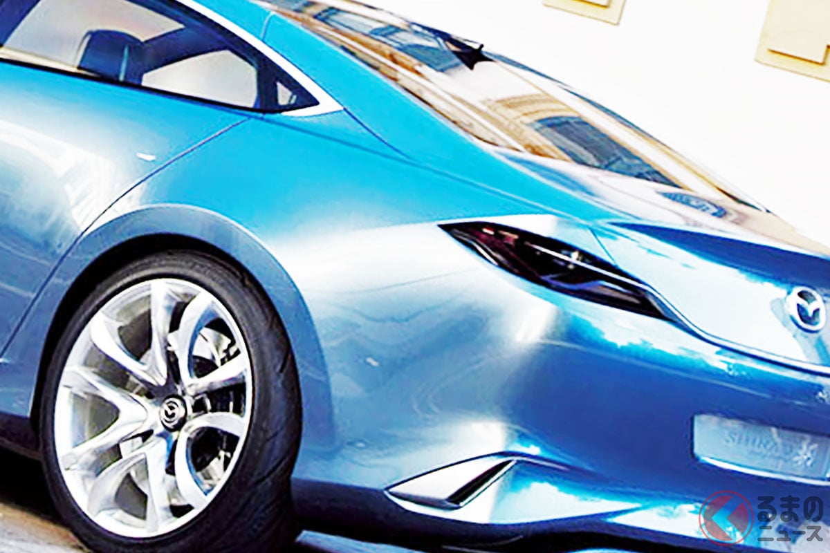 マツダ「“超すごい”4ドアクーペ」実車公開！ “元祖”な「美麗デザイン」がカッコイイ！ 精悍すぎる「魂動」第一弾「SHINARI（シナリ ...